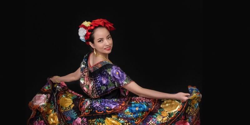 Mexico Mail-Order Brides - Meet Mexican Brides | LadaDate