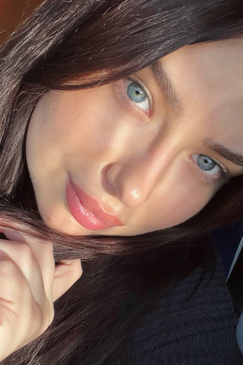 Charming Dasha (20 y.o.) from Warsaw with Dark Brown hair - ID 101989 ...