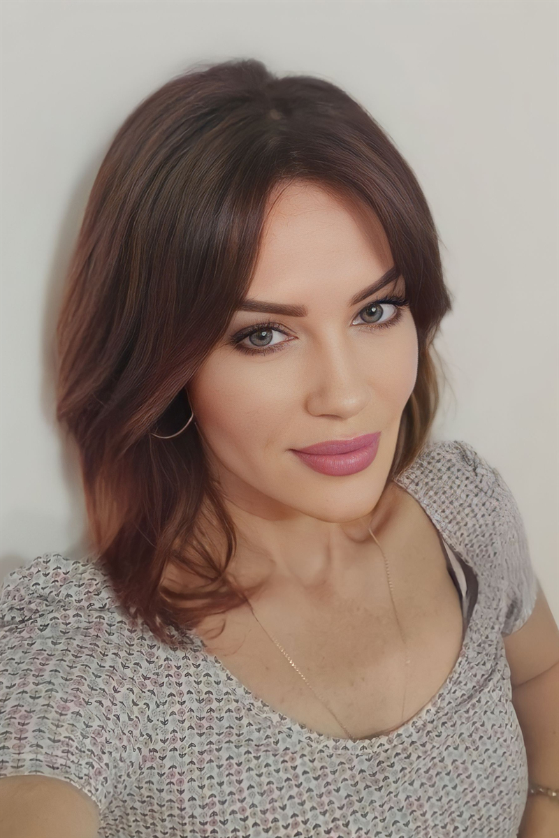 Gorgeous Olesya (46 y.o.) from Kiev with Red hair - ID 894503 | LadaDate