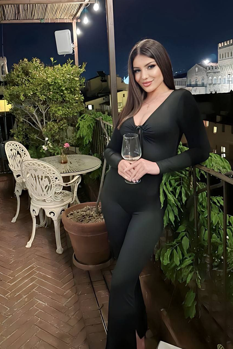 Gorgeous Olga (28 y.o.) from Odessa with Black hair - ID 102070 | LadaDate