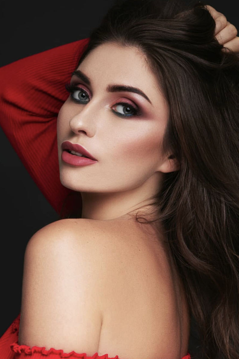 Charming Alina (33 y.o.) from Kharkov with Dark Brown hair - ID 178283 ...