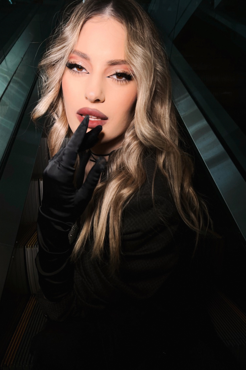 Wonderful Adelina (21 y.o.) from Odessa with Blonde hair - ID 576125 ... Wonderful Adelina (21 y.o.) from Odessa with Blonde hair - ID 576125 ...
