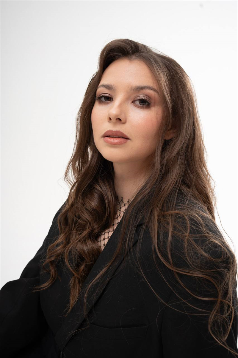 Beautiful Tatiana (26 y.o.) from Kharkov with Dark Brown hair - ID ...