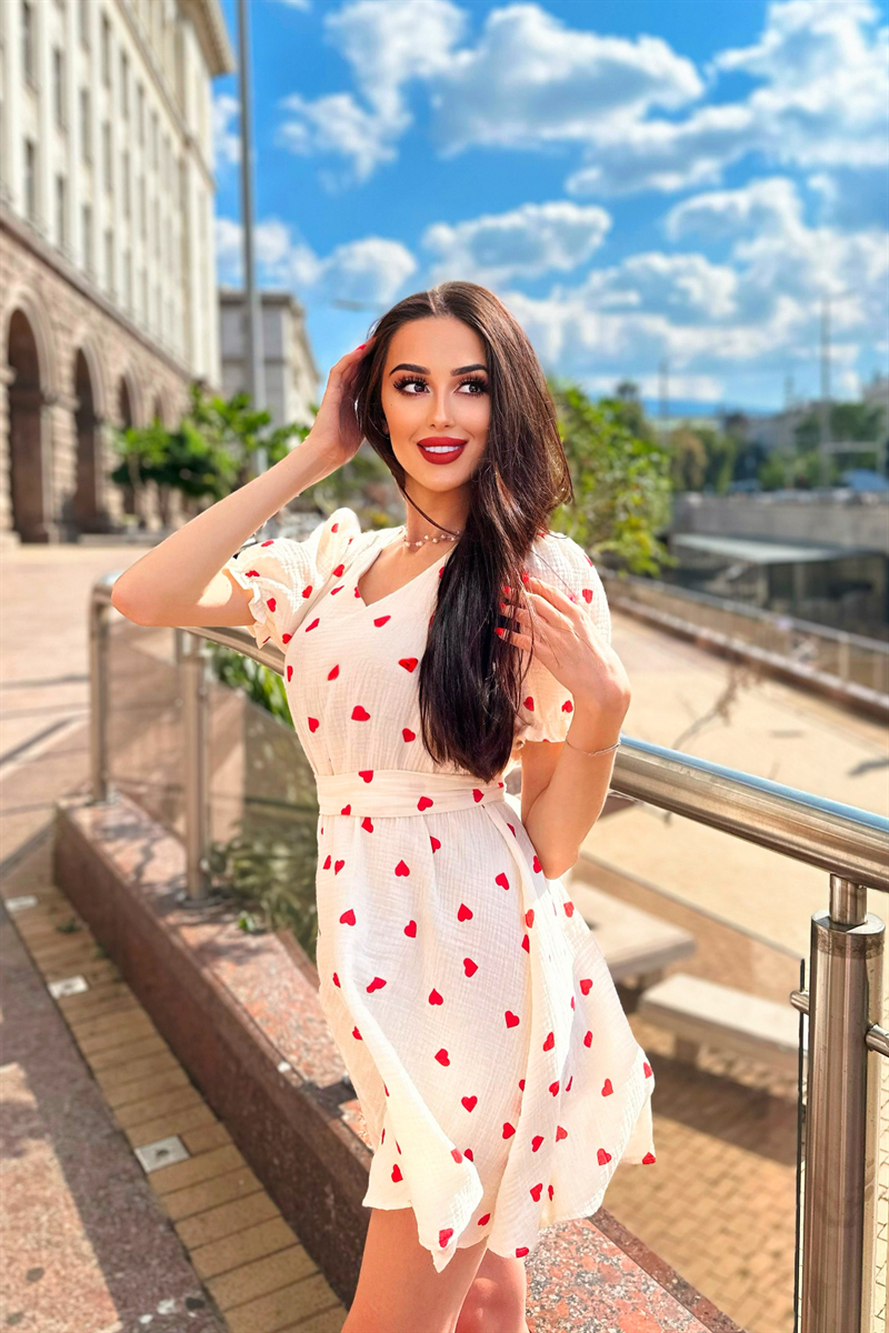 Wonderful Inna (26 y.o.) from Zurich with Dark Brown hair - ID 720386 ...