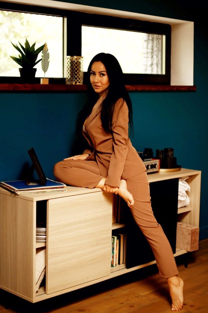 Wonderful Anastasia (36 y.o.) from Kiev with Black hair - ID 331631 | LadaDate