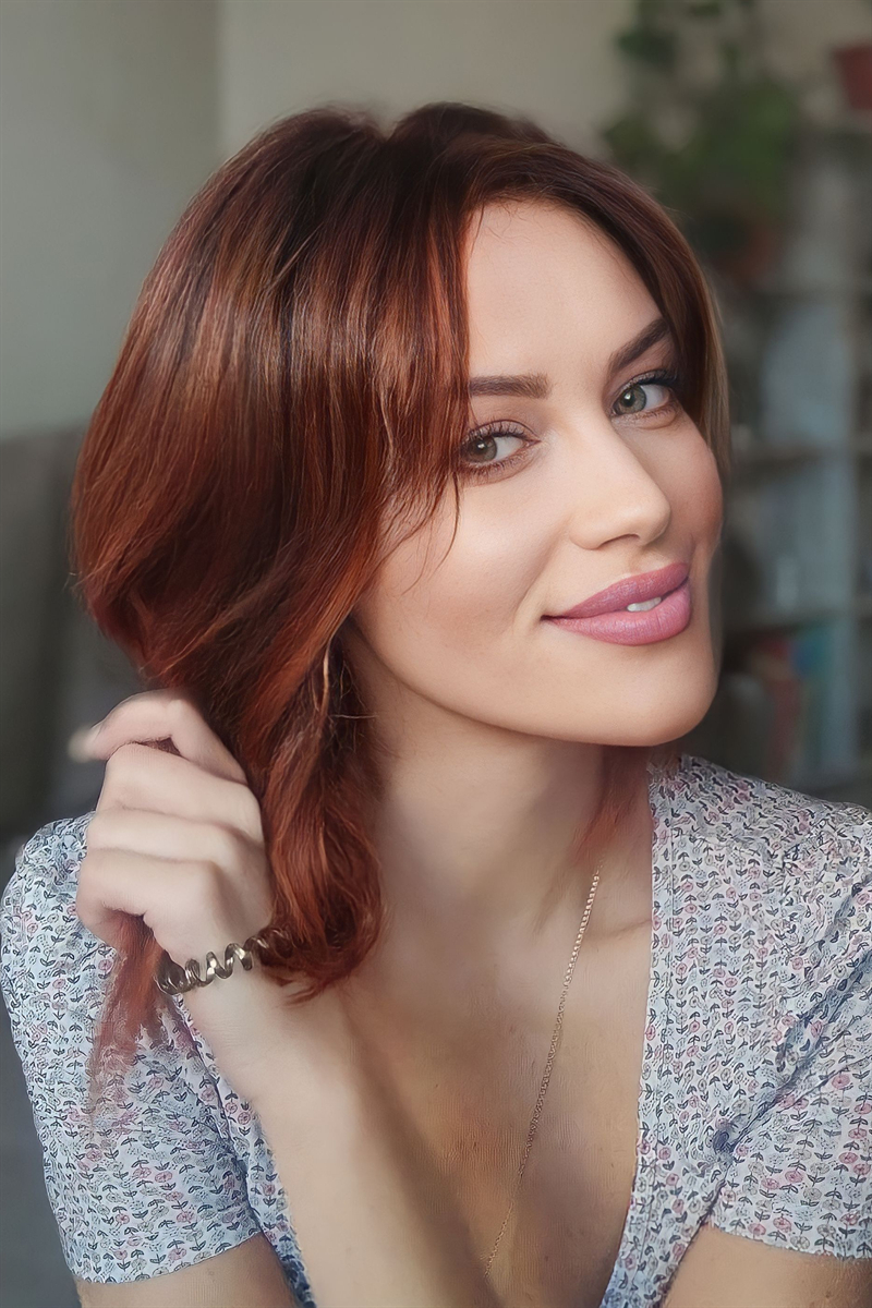 Gorgeous Olesya (46 y.o.) from Kiev with Red hair - ID 894503 | LadaDate