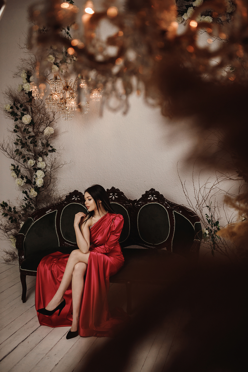 Charming Darya (26 y.o.) from Warsaw with Black hair - ID 719654 | LadaDate