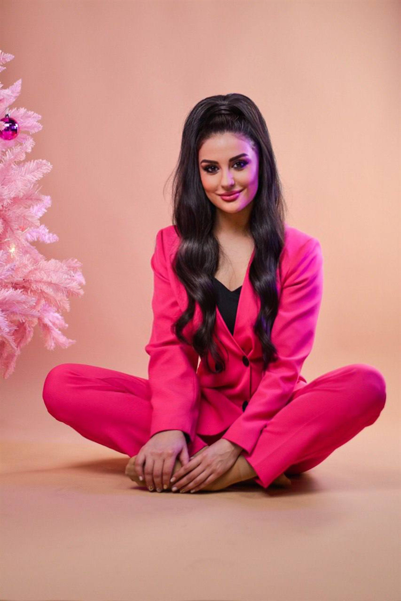 Gorgeous Margo (35 y.o.) from Poltava with Black hair - ID 771252 ...