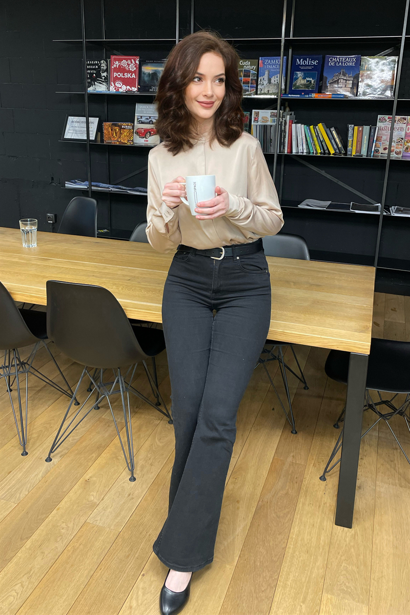 Beautiful Liia (30 y.o.) from Wroclaw with Black hair - ID 901260 ...