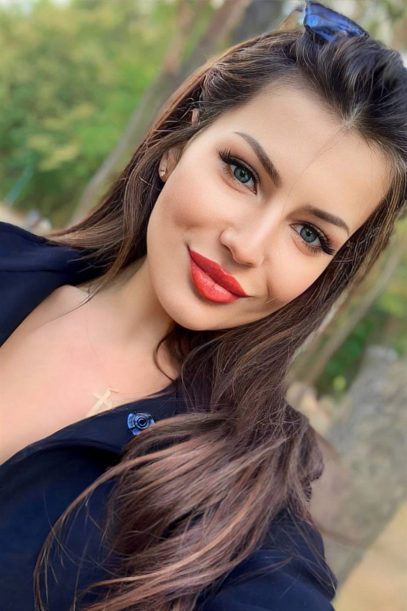 Gorgeous Olga (28 y.o.) from Odessa with Black hair - ID 102070 | LadaDate
