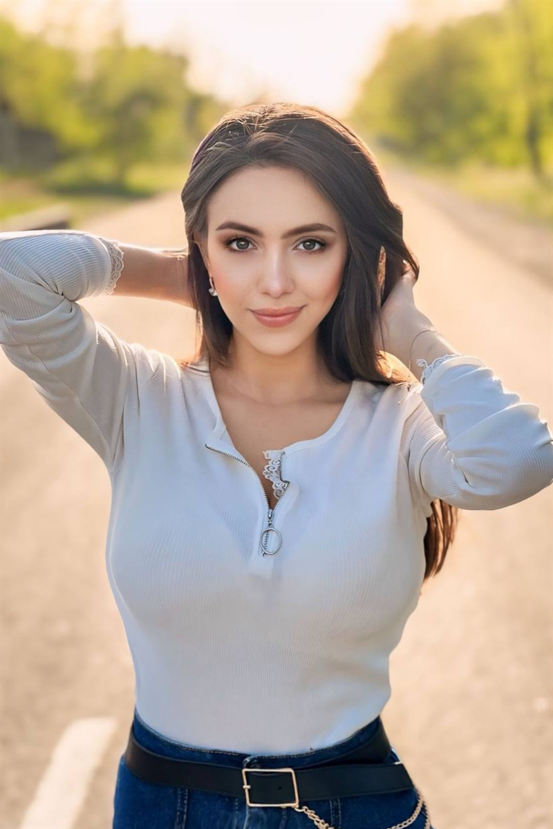 Wonderful Anna (26 y.o.) from Zaporozhye with Dark Brown hair - ID ...