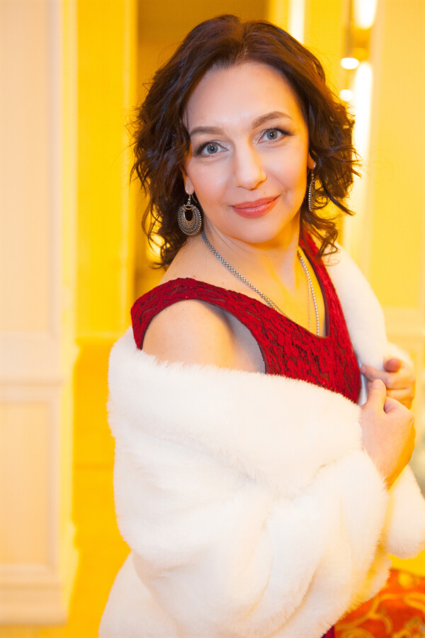 Charmante Anna (52 ans) de Odessa avec aux cheveux Chatain clairs - ID 100856 | LadaDate