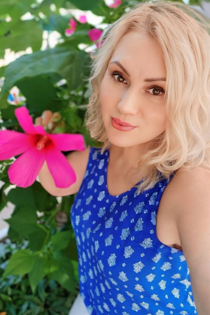 Beautiful Tamara (62 y.o.) from Kyiv with Blonde hair - ID 639409 ...