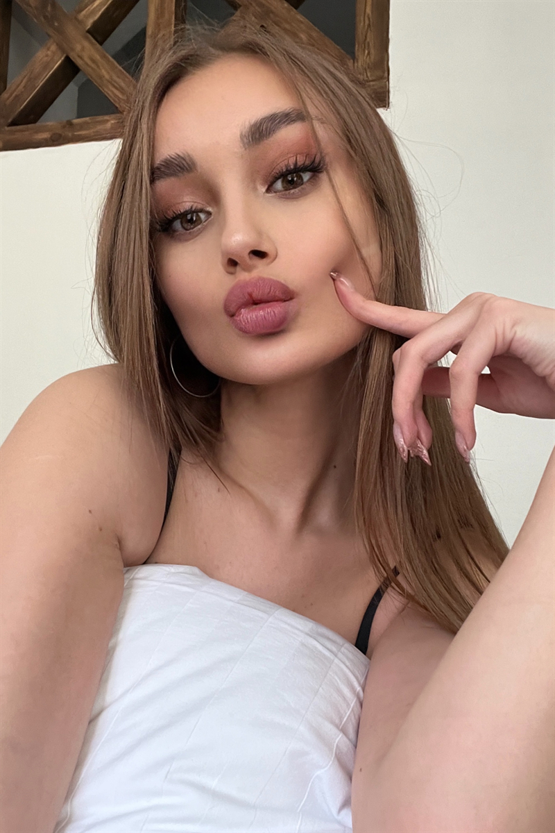 Beautiful Veronica (24 y.o.) from Kyiv with Light Brown hair - ID ...