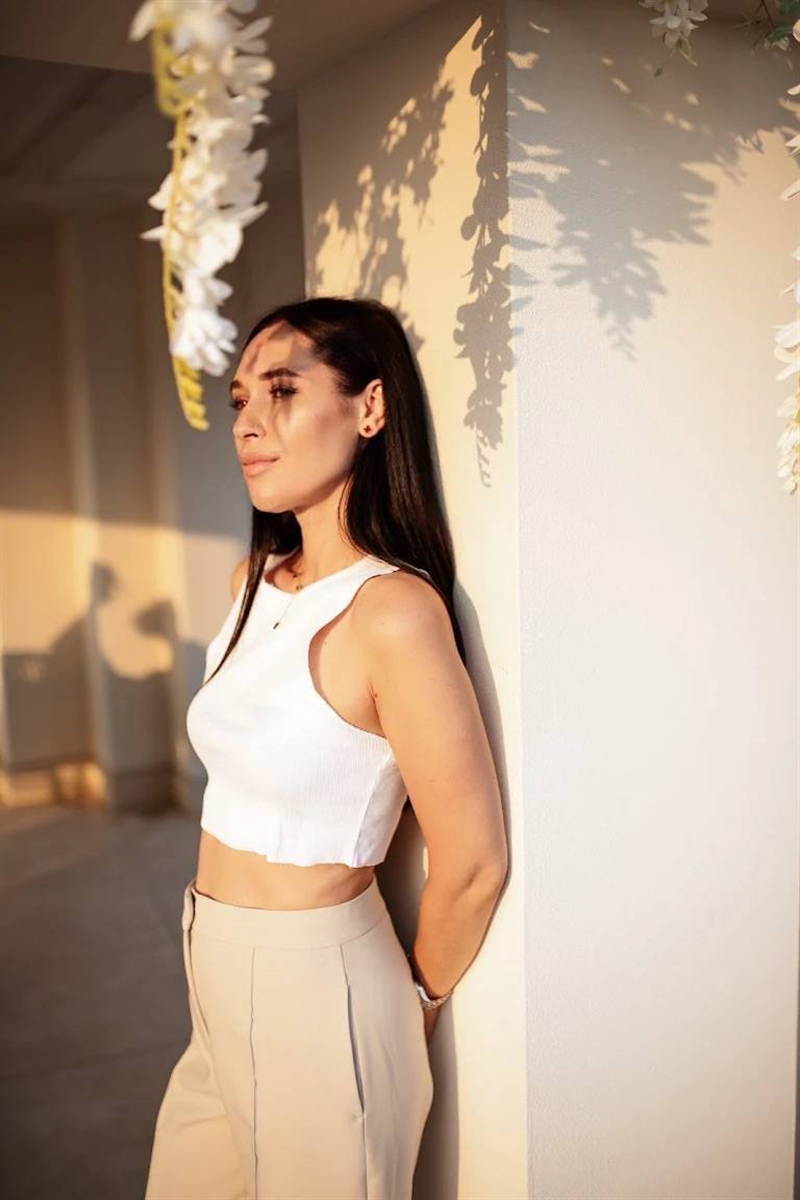 Wonderful Iryna (38 y.o.) from Ivano-Frankovsk with Dark Brown hair - ID 546080 | LadaDate