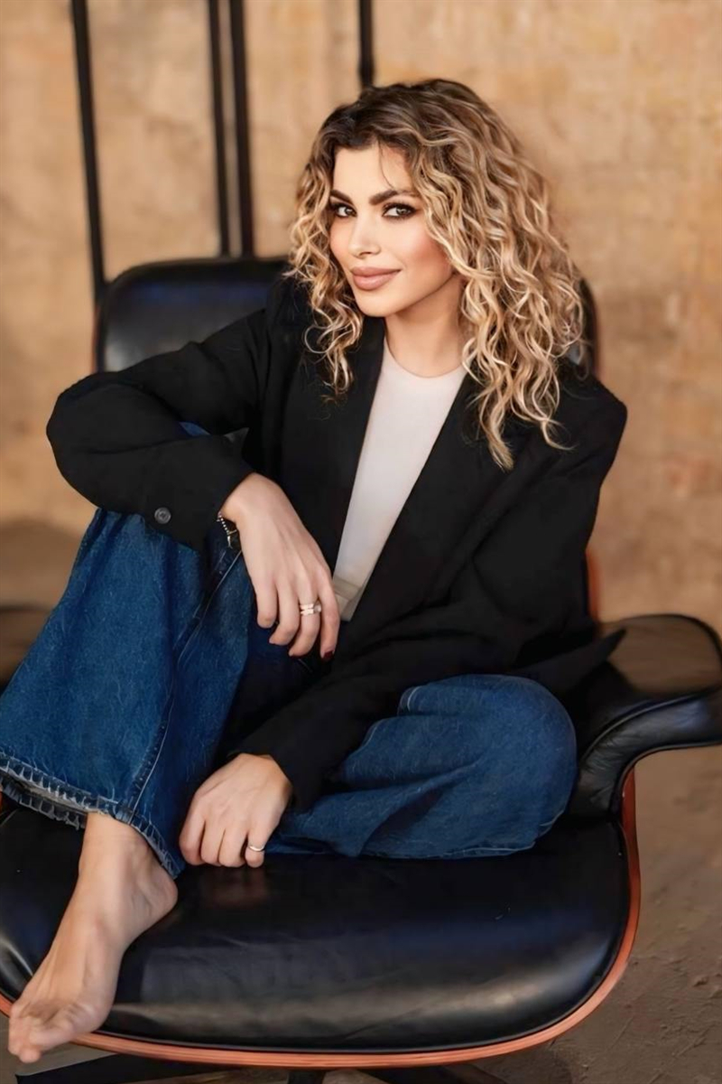 Gorgeous Yulia (39 y.o.) from Kiev with Blonde hair - ID 540999 | LadaDate