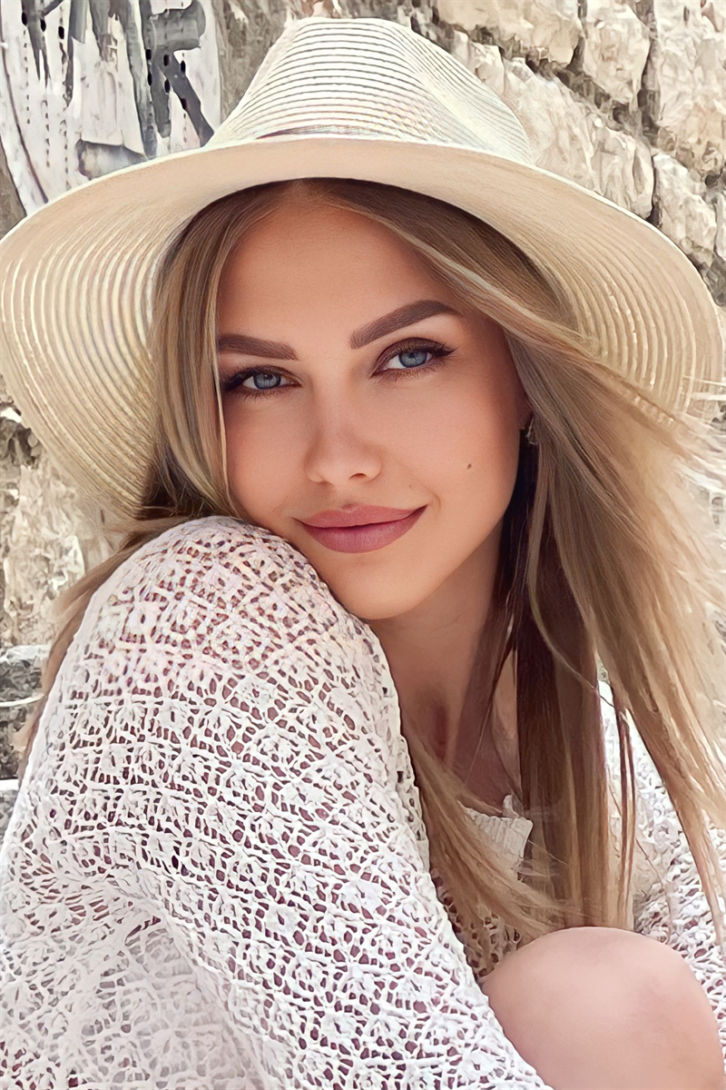 Beautiful german woman Tatiana from Munich with Blonde hair 36yo - ID ...