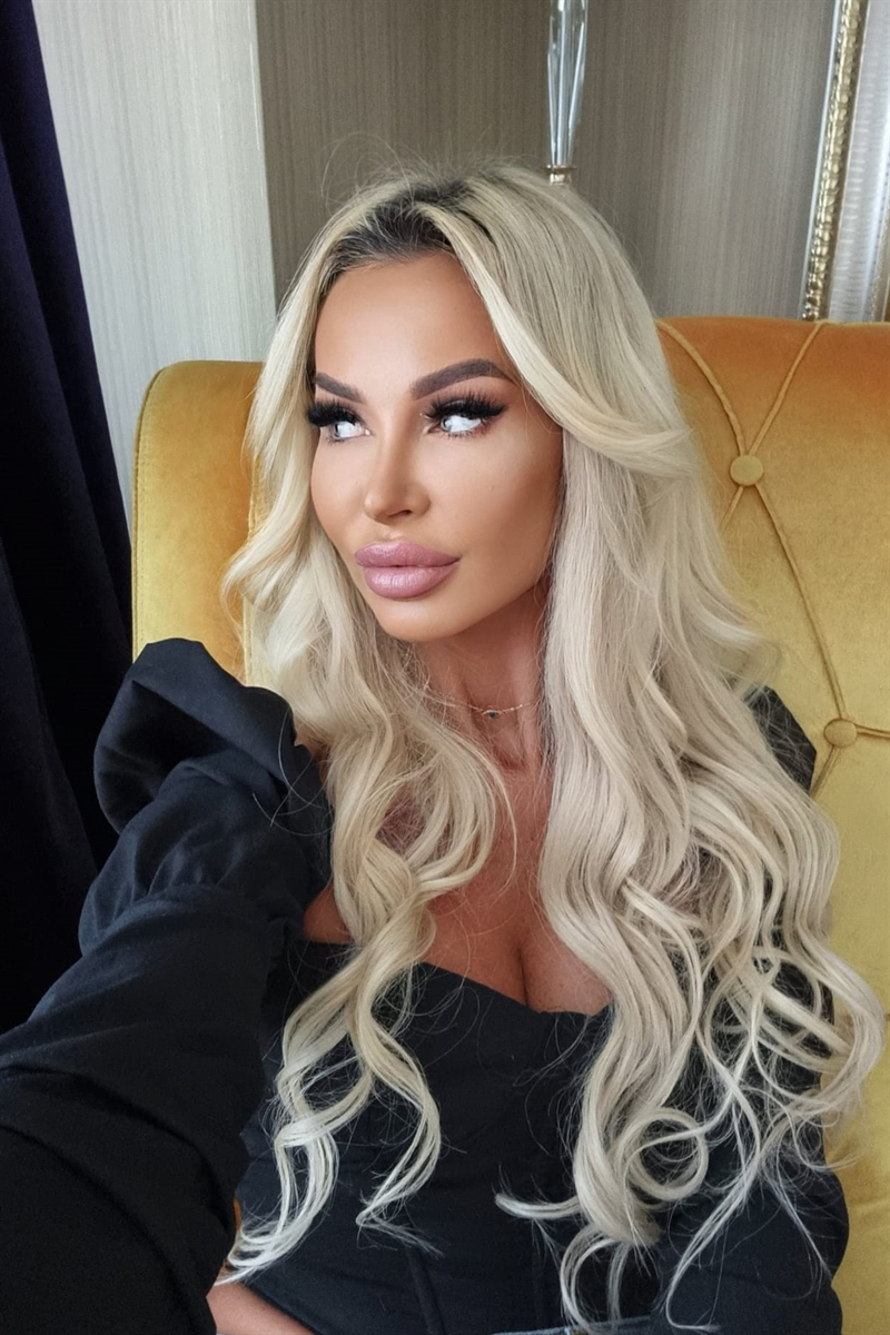 Beautiful romanian woman Mirabela from Bucharest with Blonde hair 41yo ...