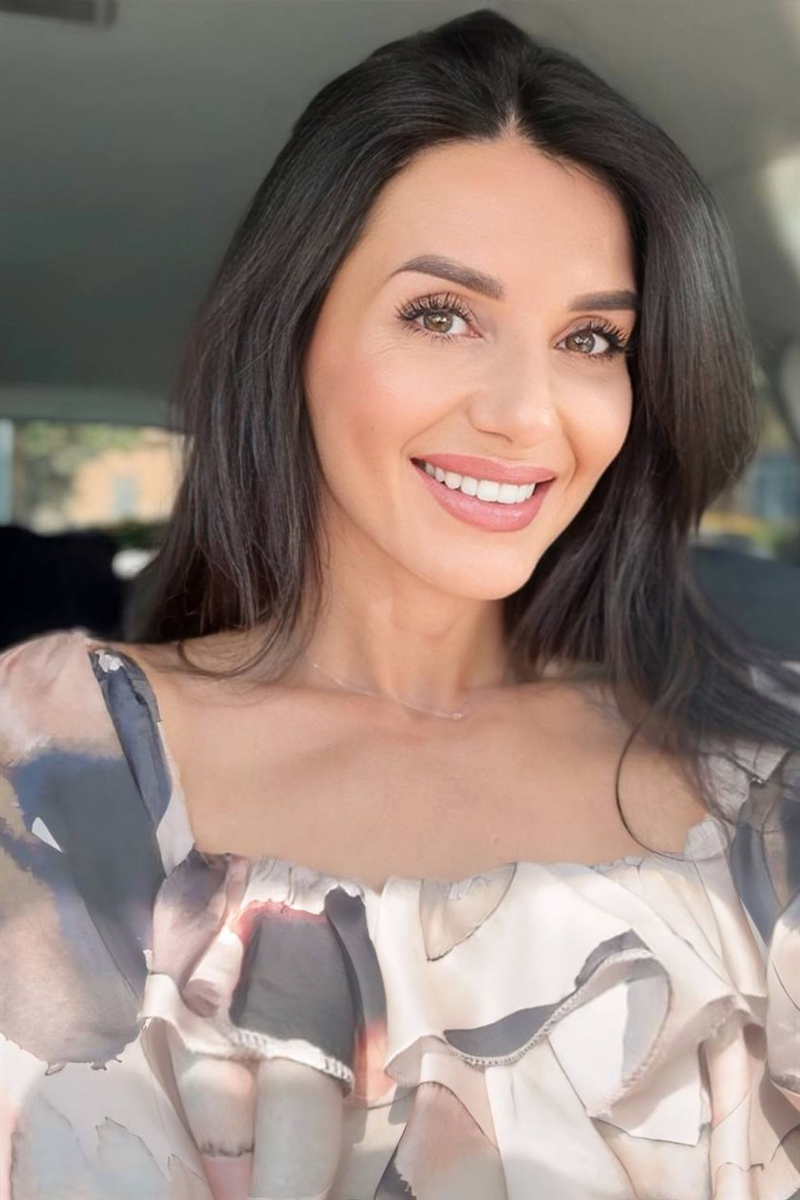 Beautiful Lilia (41 y.o.) from Dnipro with Black hair - ID 430406 ...