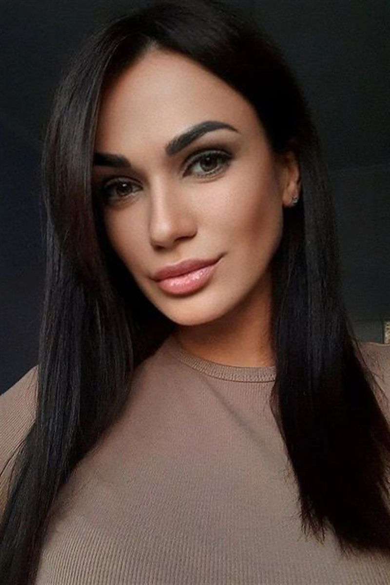 Wonderful Yevhenia (31 y.o.) from Kyiv with Dark Brown hair - ID 672210 ...