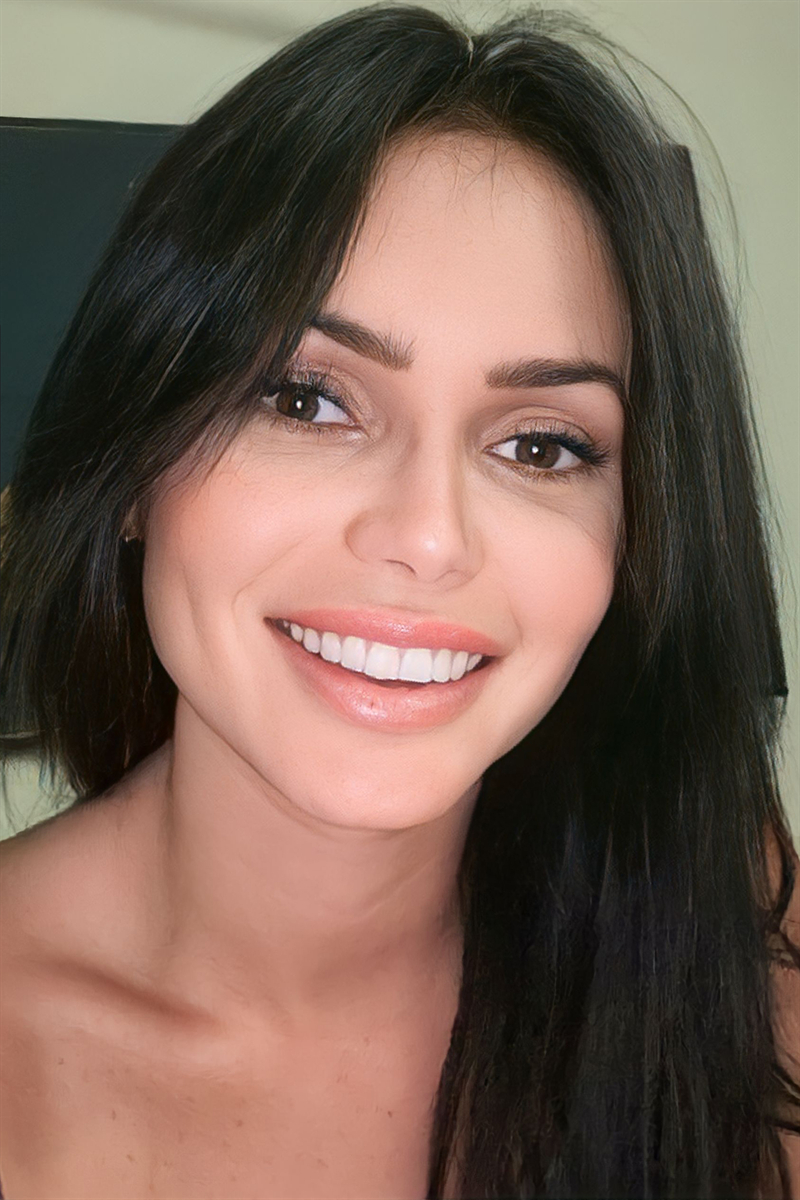 Charming Sabrina (39 y.o.) from Marbella with Dark Brown hair - ID ...