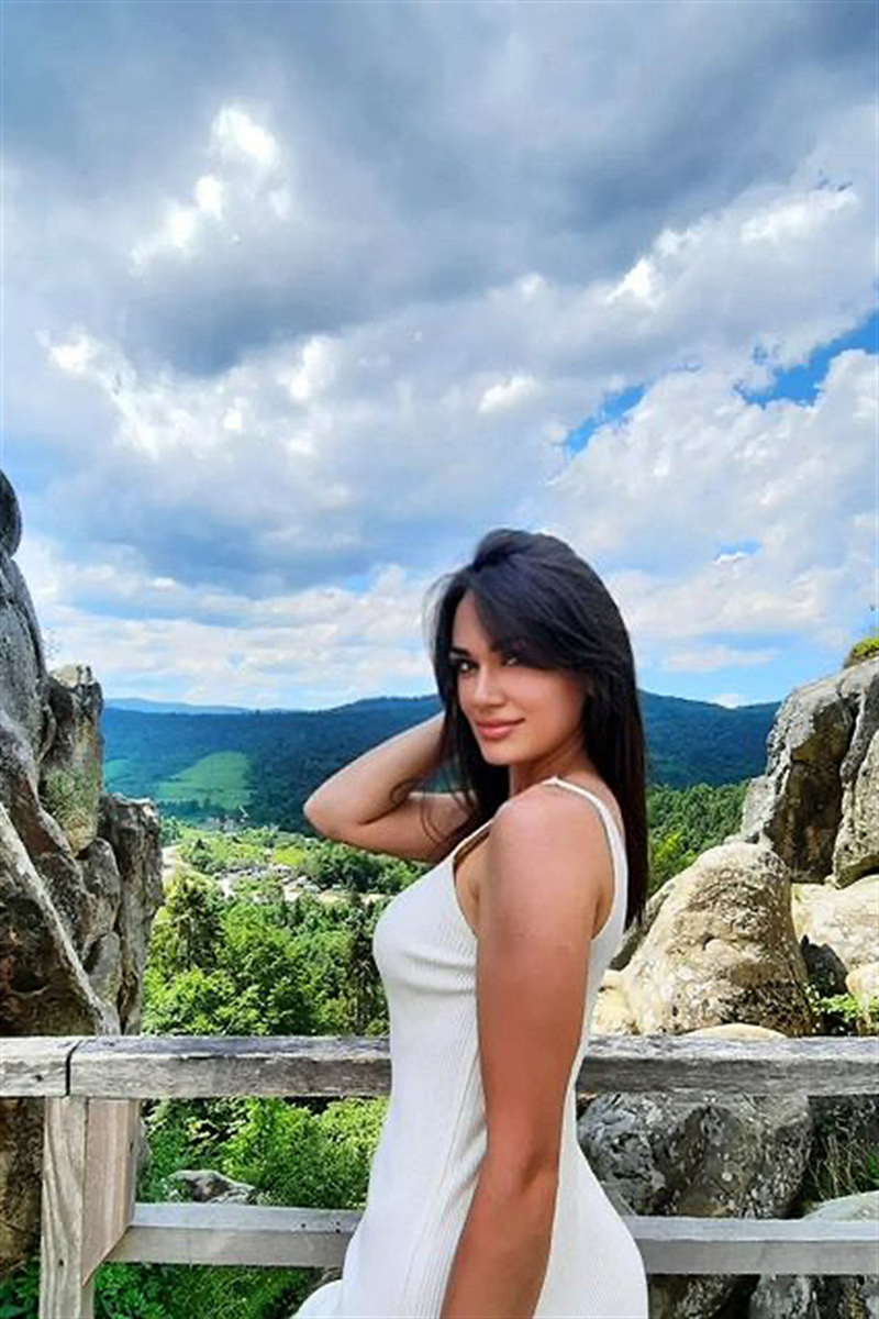 Wonderful Yevhenia (31 y.o.) from Kyiv with Dark Brown hair - ID 672210 ...