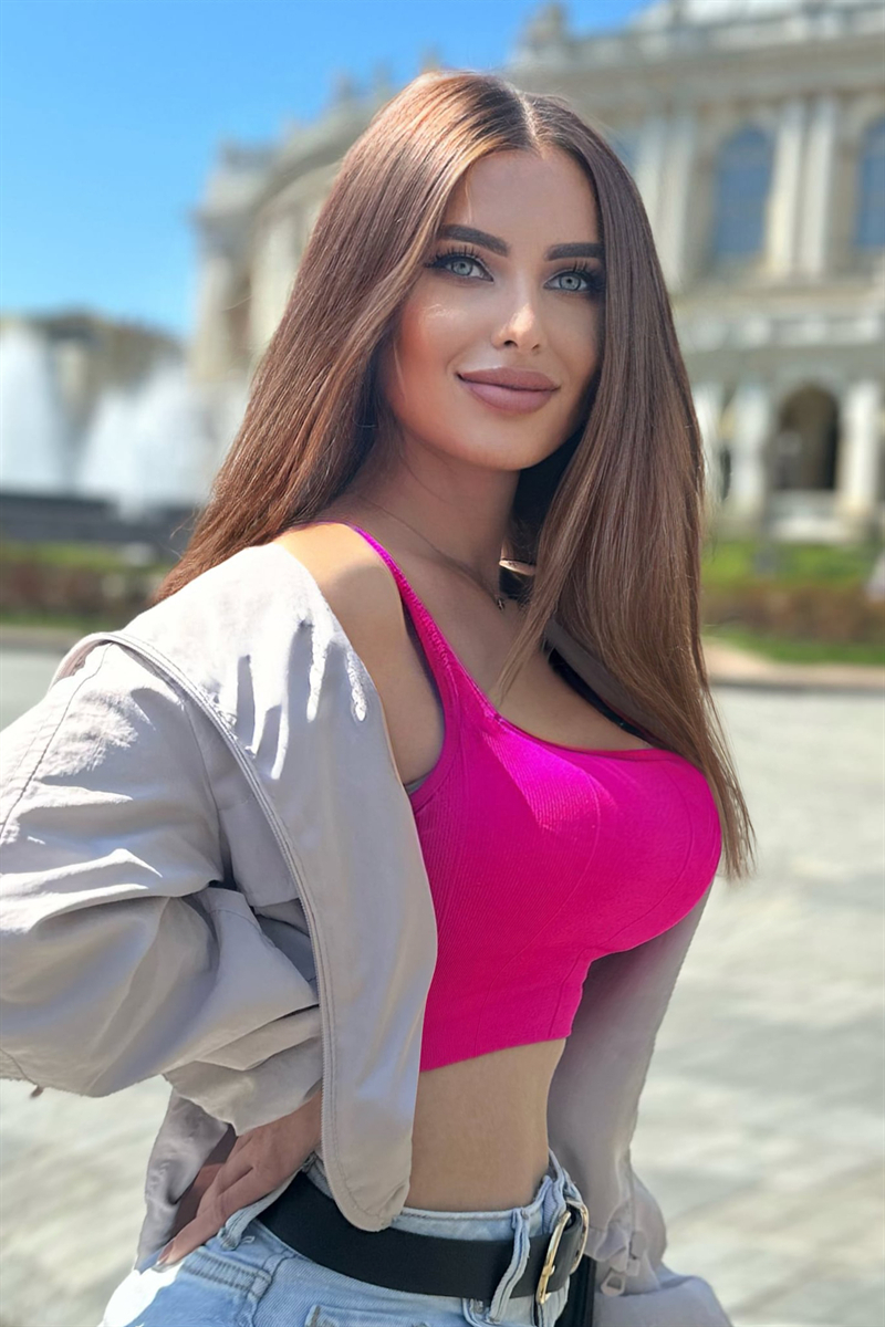 Beautiful Julia (34 y.o.) from Krivoy Rog with Light Brown hair - ID 649003 | LadaDate