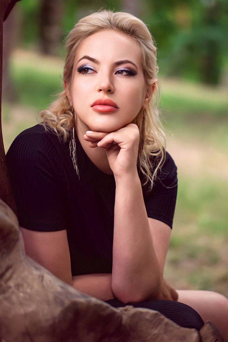 Beautiful Yulia 42 Y O From Kiev With Dark Brown Hair Id 491255