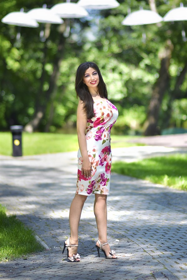 Gorgeous Irina (52 y.o.) from Kharkov with Dark Brown hair - ID 632057 ...