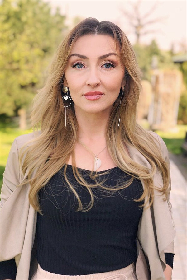 Wonderful Svetlana 45 Y O From Kiev With Blonde Hair Id 811393