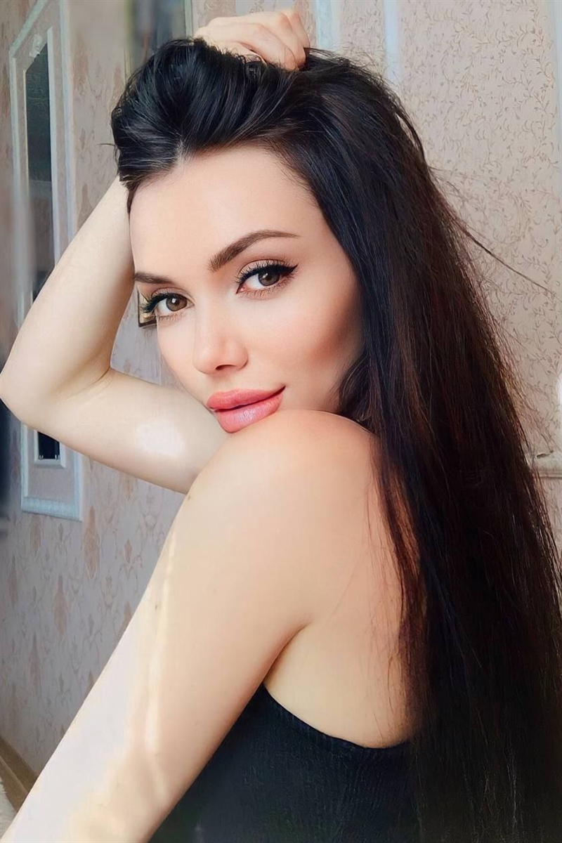 Belle Julia (35 ans) de Poznan avec aux cheveux Noirs - ID 200270 | LadaDate