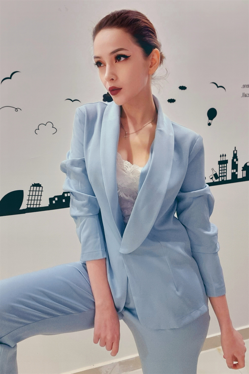 Beautiful Liia (30 y.o.) from Wroclaw with Black hair - ID 901260 ...