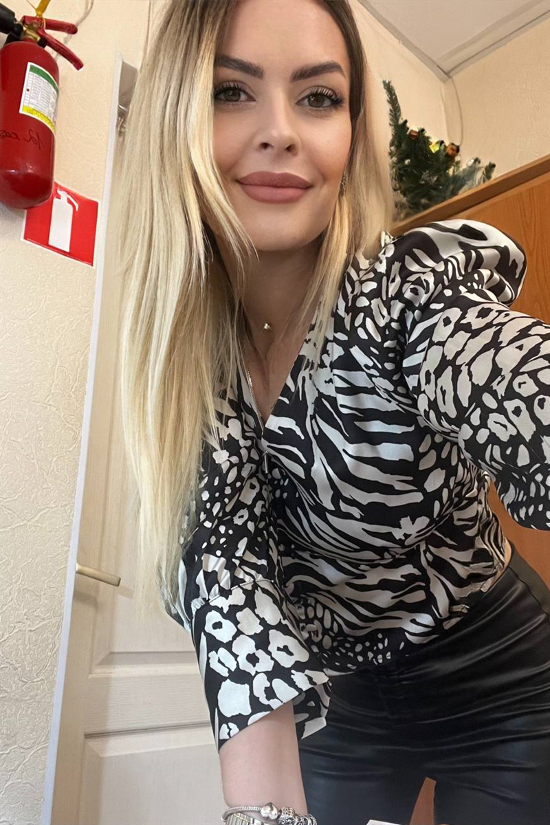 Beautiful Alina (33 y.o.) from Odessa with Light Brown hair - ID 584742 ...