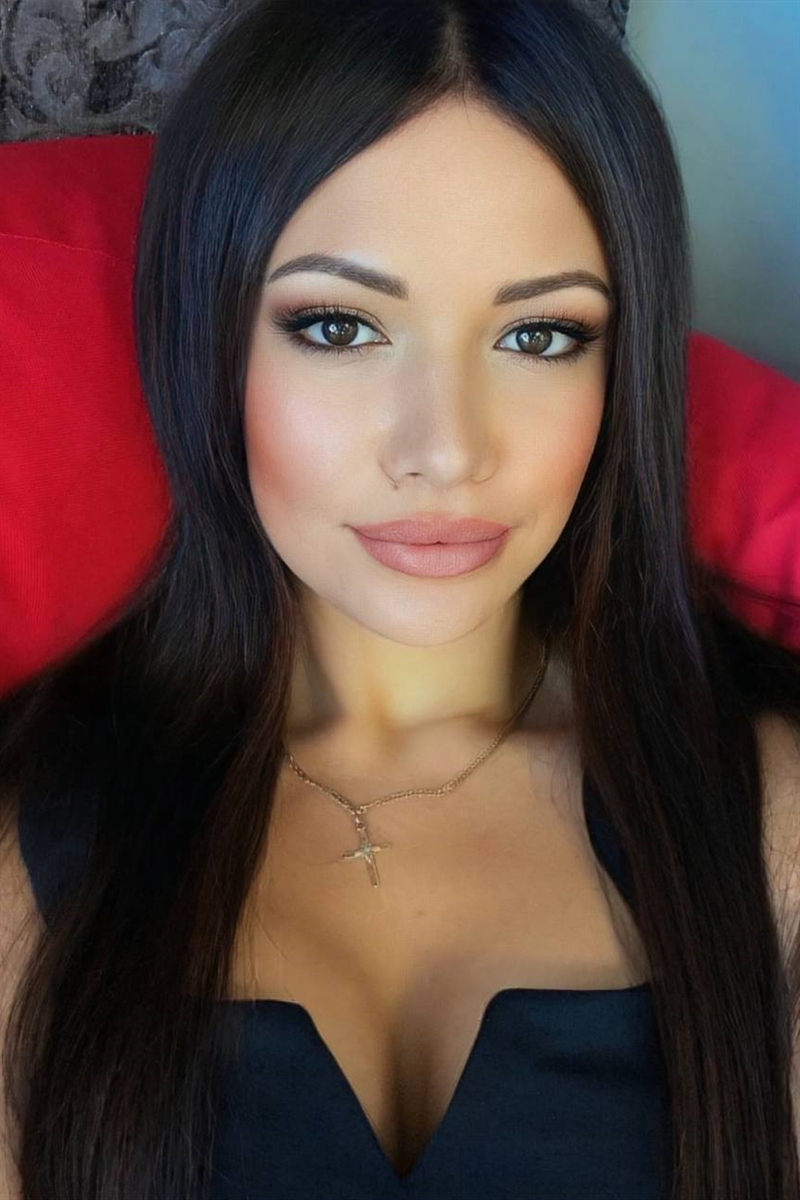 Charming Anastasia (32 y.o.) from Montbéliard with Black hair - ID 336520 | LadaDate