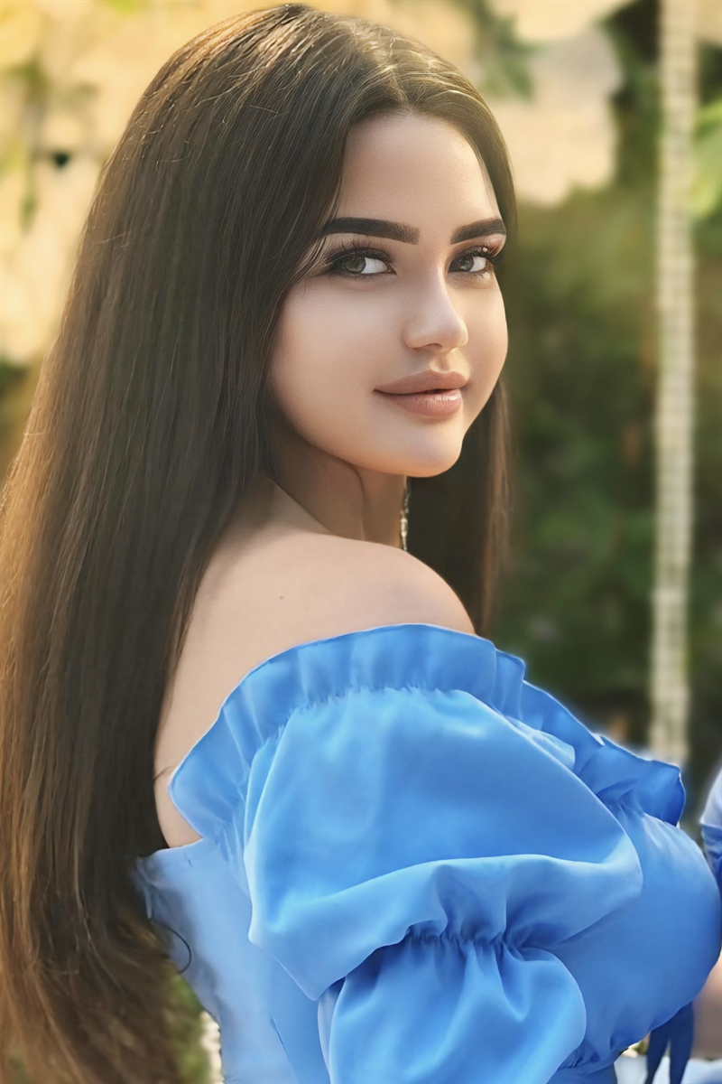 Charming Valeria (18 y.o.) from Madrid with Dark Brown hair - ID 714754 | LadaDate