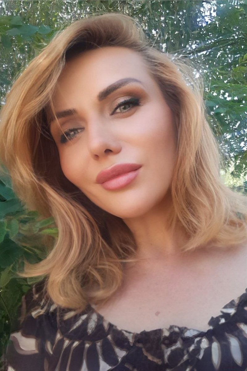 Cute Victoria (45 y.o.) from Kiev with Red hair - ID 775575 | LadaDate