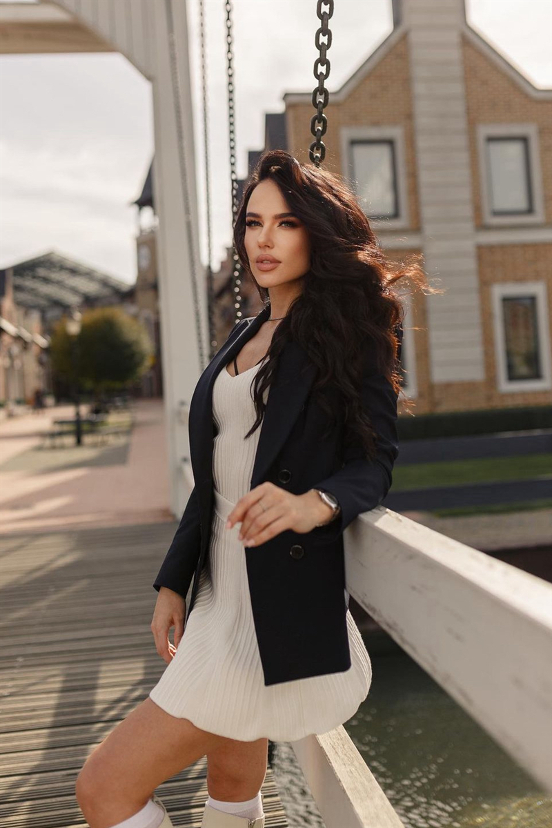 Beautiful Anastasia (38 y.o.) from Kiev with Dark Brown hair - ID 945629 | LadaDate