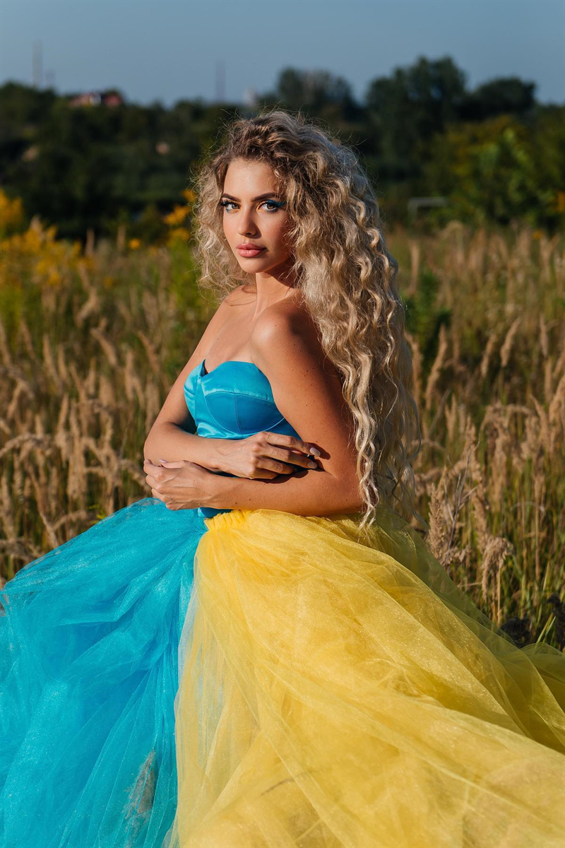 Charming Paulina (24 y.o.) from Lviv with Blonde hair - ID 192807 ...