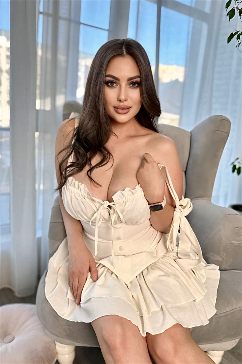 Charming Irina (29 y.o.) from Cherkassy with Light Brown hair - ID 204953 | LadaDate