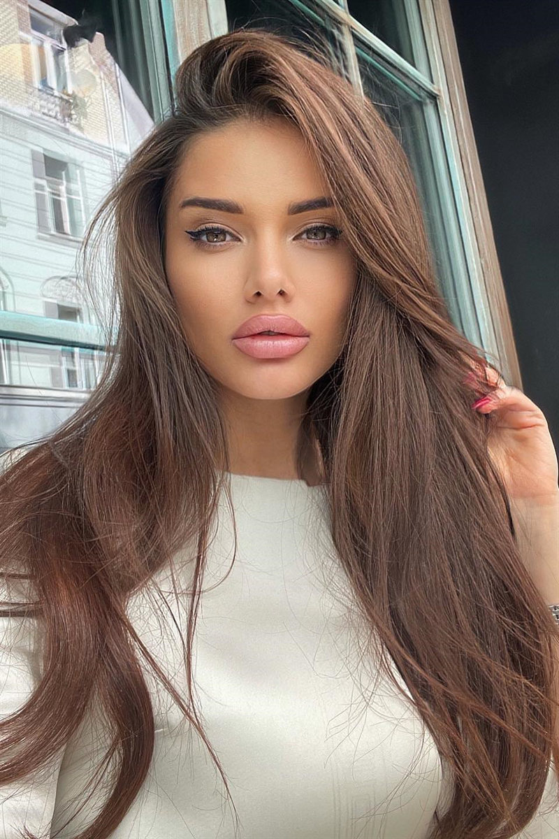 Beautiful Julia 33 Y O From Kiev With Dark Brown Hair Id 646250