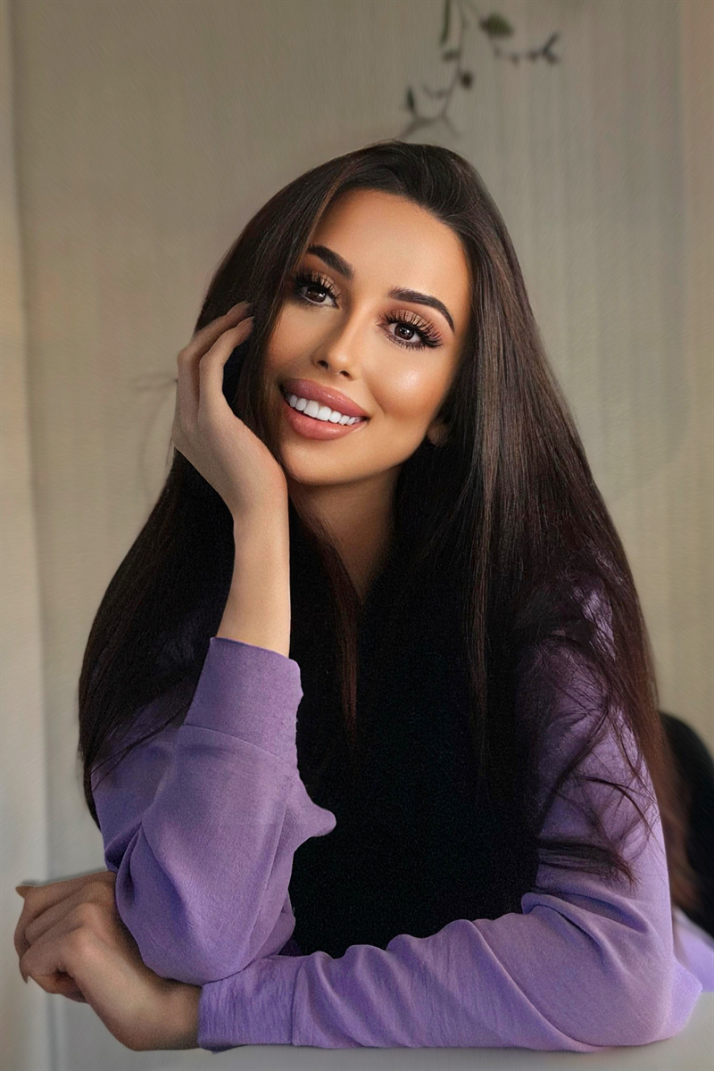 Wonderful Inna (28 y.o.) from Zurich with Dark Brown hair - ID 720386 ...