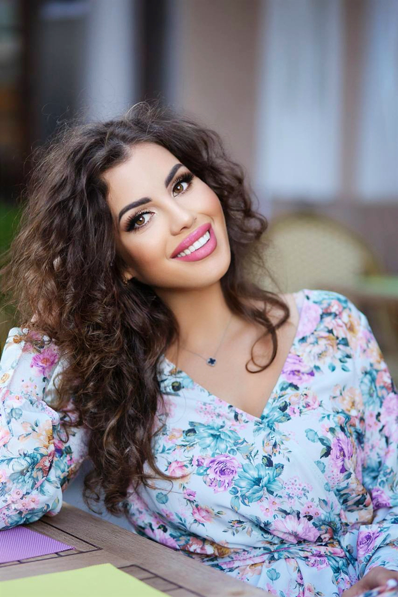 Beautiful Yulia (35 y.o.) from Odessa with Dark Brown hair - ID 767373 ...