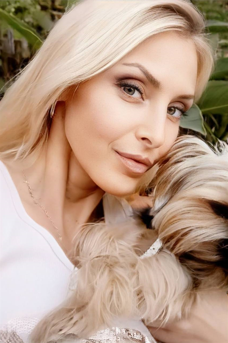 Beautiful Yulia (47 y.o.) from Sumy with Blonde hair - ID 114407 | LadaDate