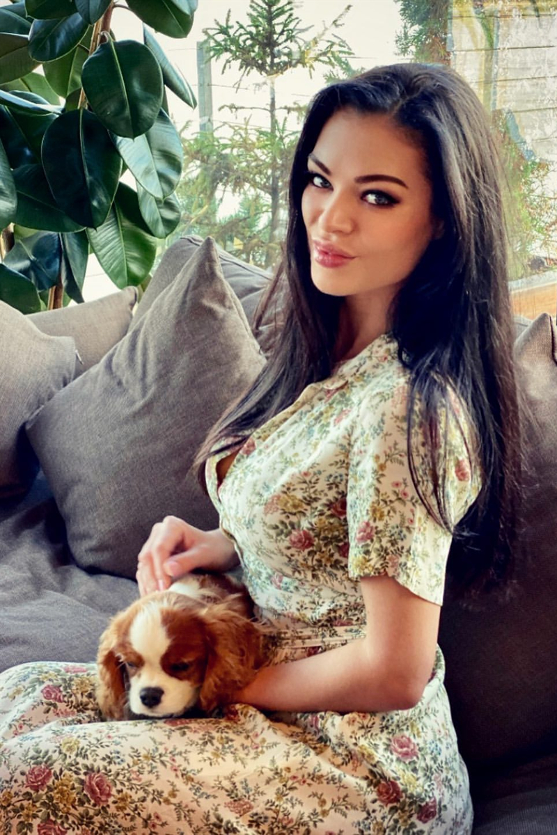Wonderful Maria (37 y.o.) from Kiev with Dark Brown hair - ID 192578 ...