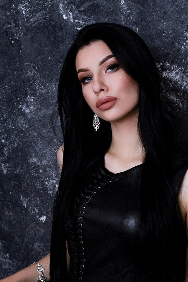 Wonderful Diana 27 Y O From Kharkov With Black Hair Id 682287