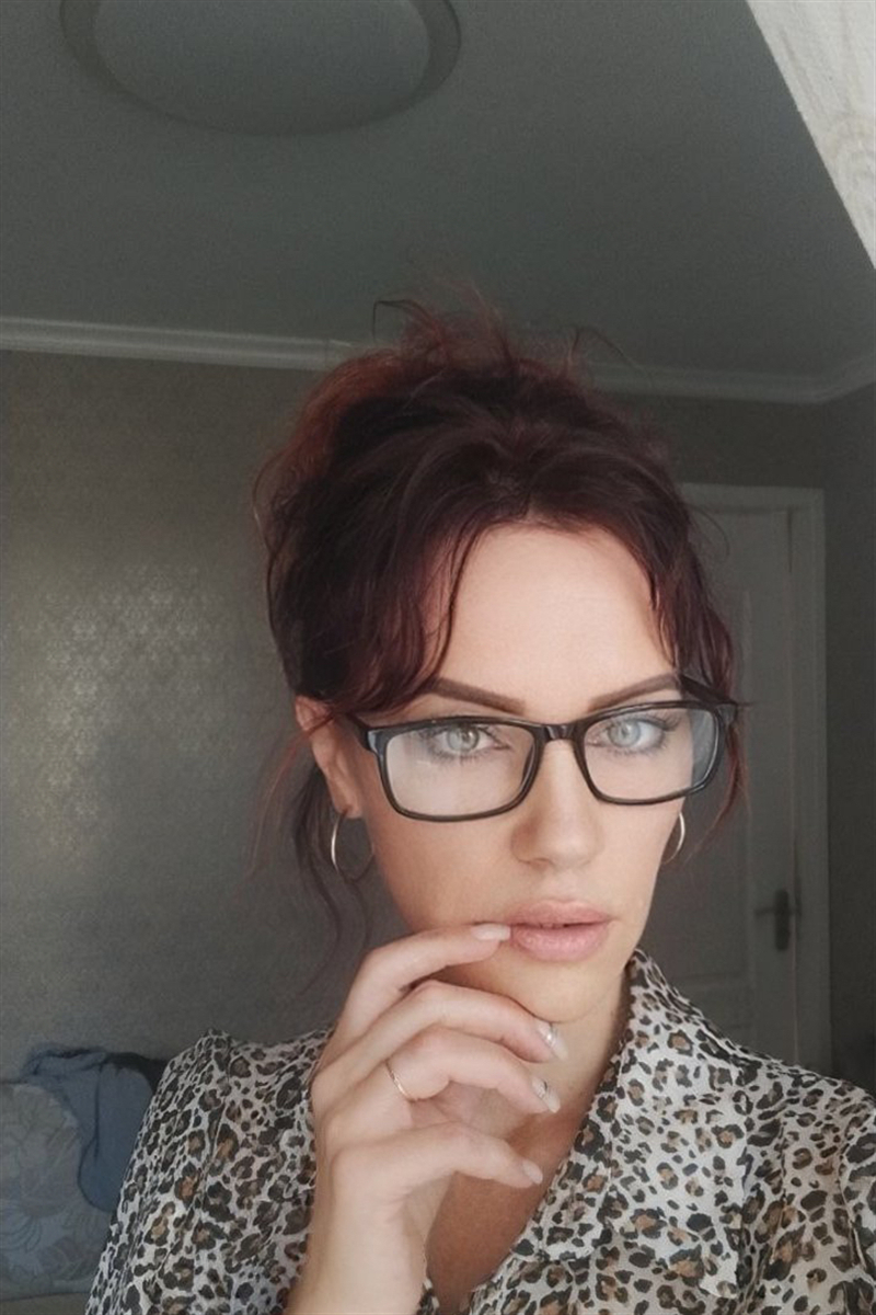 Gorgeous Olesya (46 y.o.) from Kiev with Red hair - ID 894503 | LadaDate