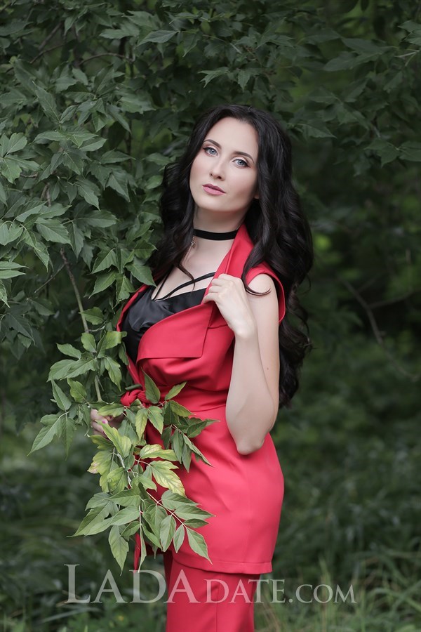 Gorgeous Darya (32 y.o.) from Konstantinovka with Dark Brown hair - ID ...
