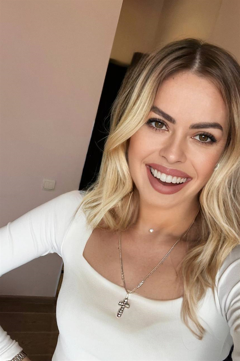 Beautiful Alina (33 y.o.) from Odessa with Light Brown hair - ID 584742 ...