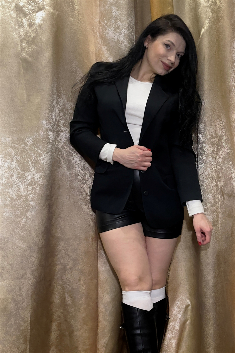Beautiful Alina (33 y.o.) from Dubno with Dark Brown hair - ID 520112 ...