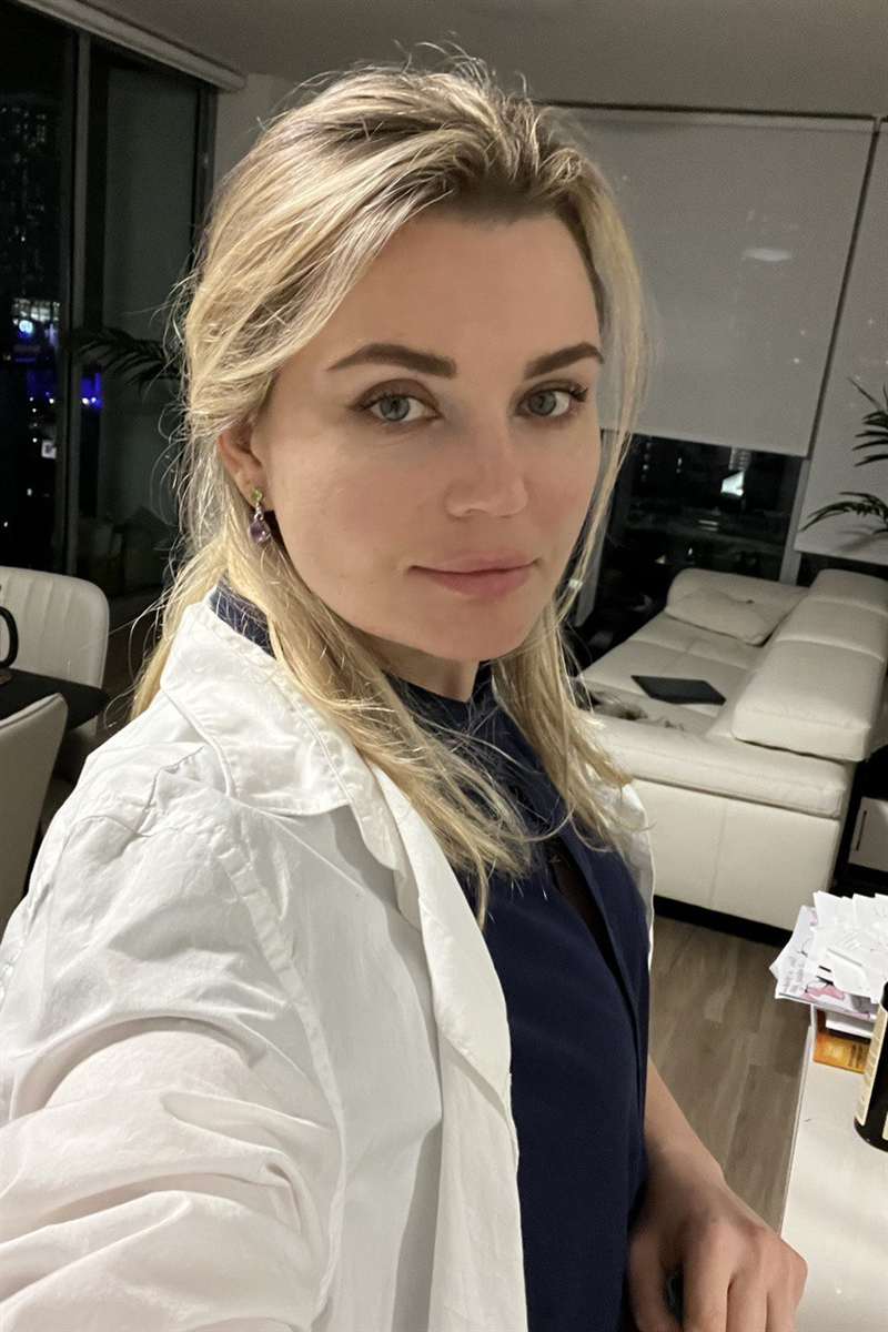 Wonderful Julia (47 y.o.) from Miami with Blonde hair - ID 999333 | LadaDate